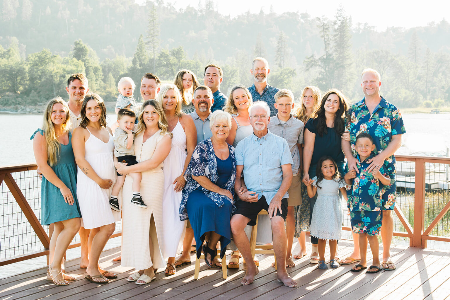 Extended Family Photo Session: 4 FAQs Answered!